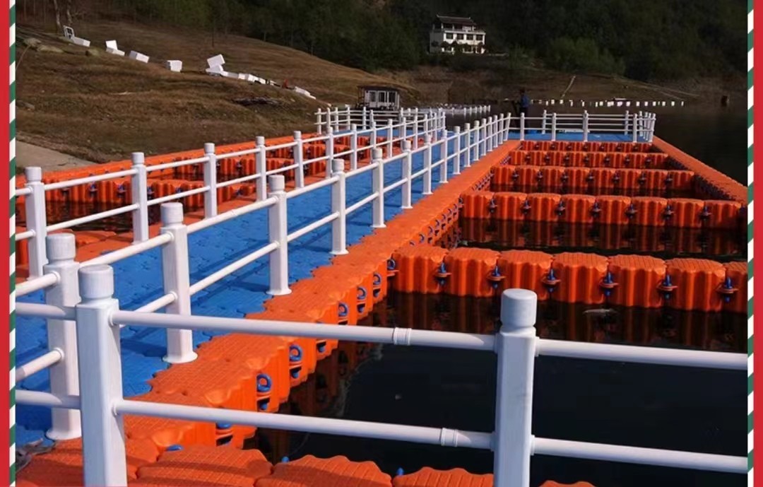 อุปกรณ์ติดตั้งง่าย ความจุ PE พลอย Pontoon สําหรับการ dock เรือ effortless